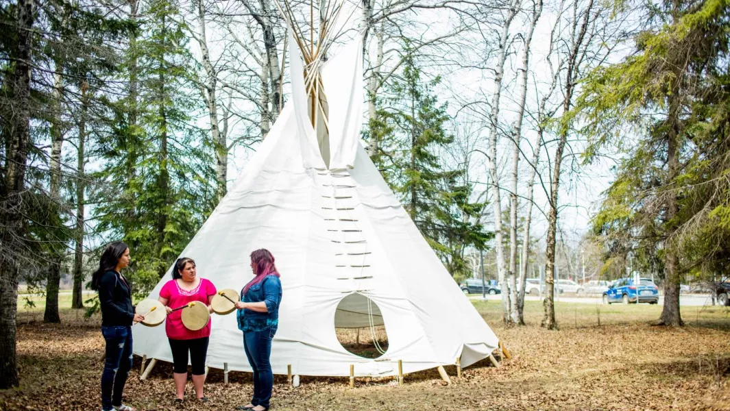 Indigenous Community Advocacy: Naadaamaagewin Program